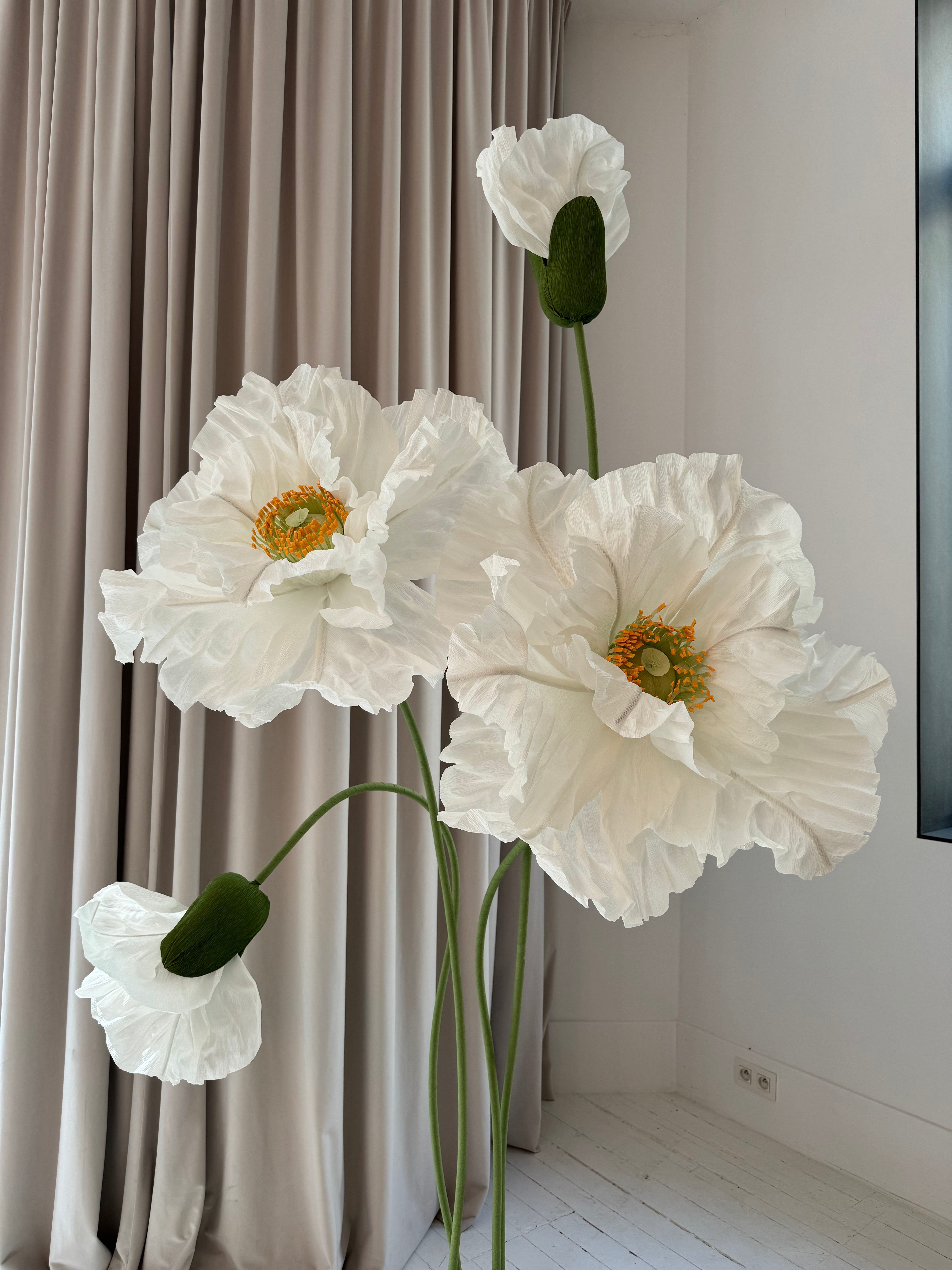 Set of 4 Large White Paper Flowers for Elegant Event Decor | MioGallery ...